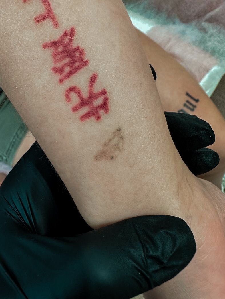 Permanent makeup and removal artist Inna Ugro | VeAn Tattoo